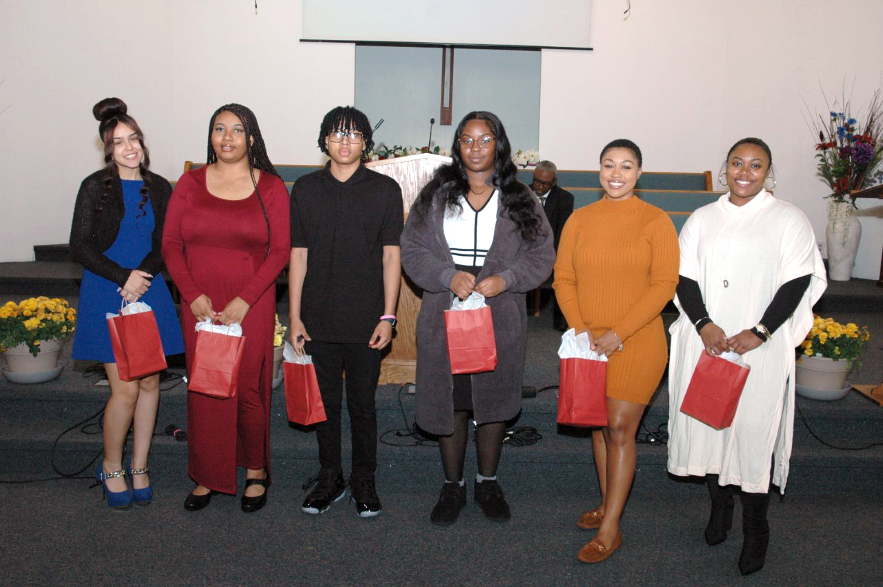 School Personnel, Graduates and Students Celebrated – Lake Union Herald