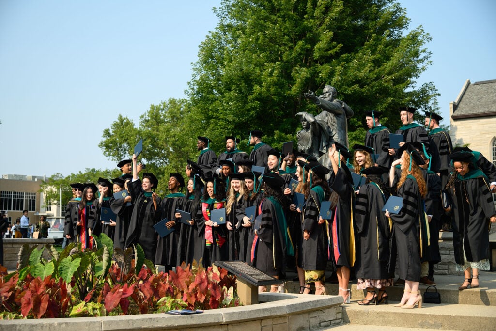 Andrews University Announces Spring Graduation Lineup – Lake Union Herald